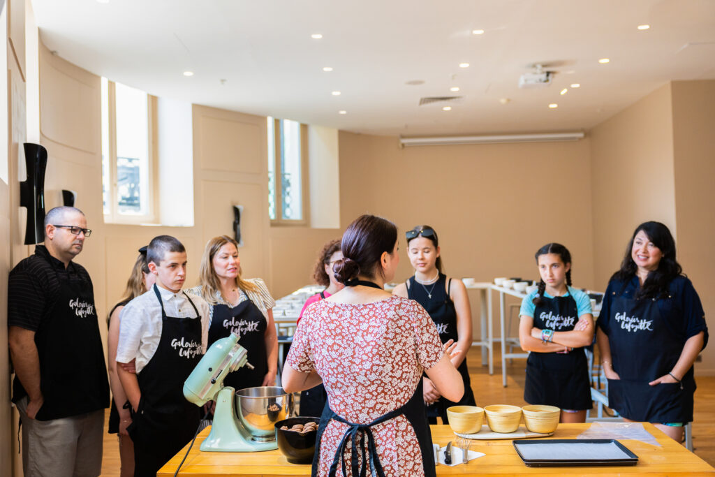 French macaron bakery class - Family Experience - Galeries Lafayette ...