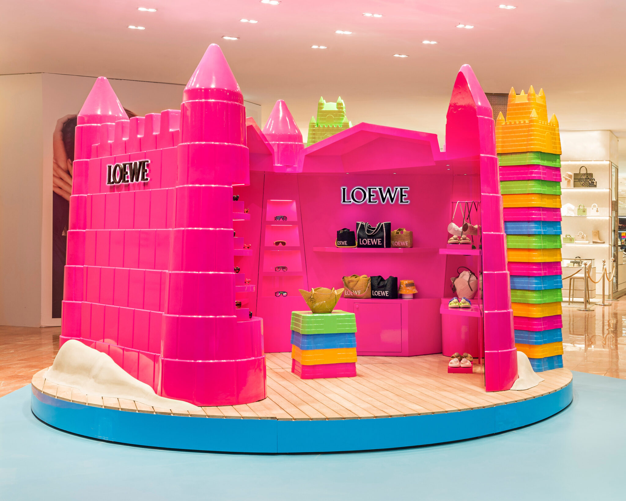 LOEWE | The Paula’s Ibiza pop-up - Galeries Lafayette Paris Haussmann