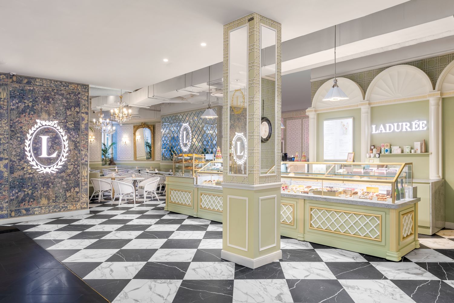 The Ladurée Tea Room - Galeries Lafayette Paris Haussmann