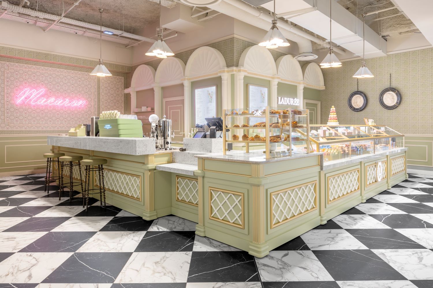 The Ladurée Tea Room - Galeries Lafayette Paris Haussmann